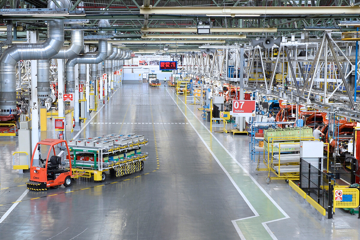 Renault Opens Plant in Spain to Boost Electric Mobility - Latam Mobility