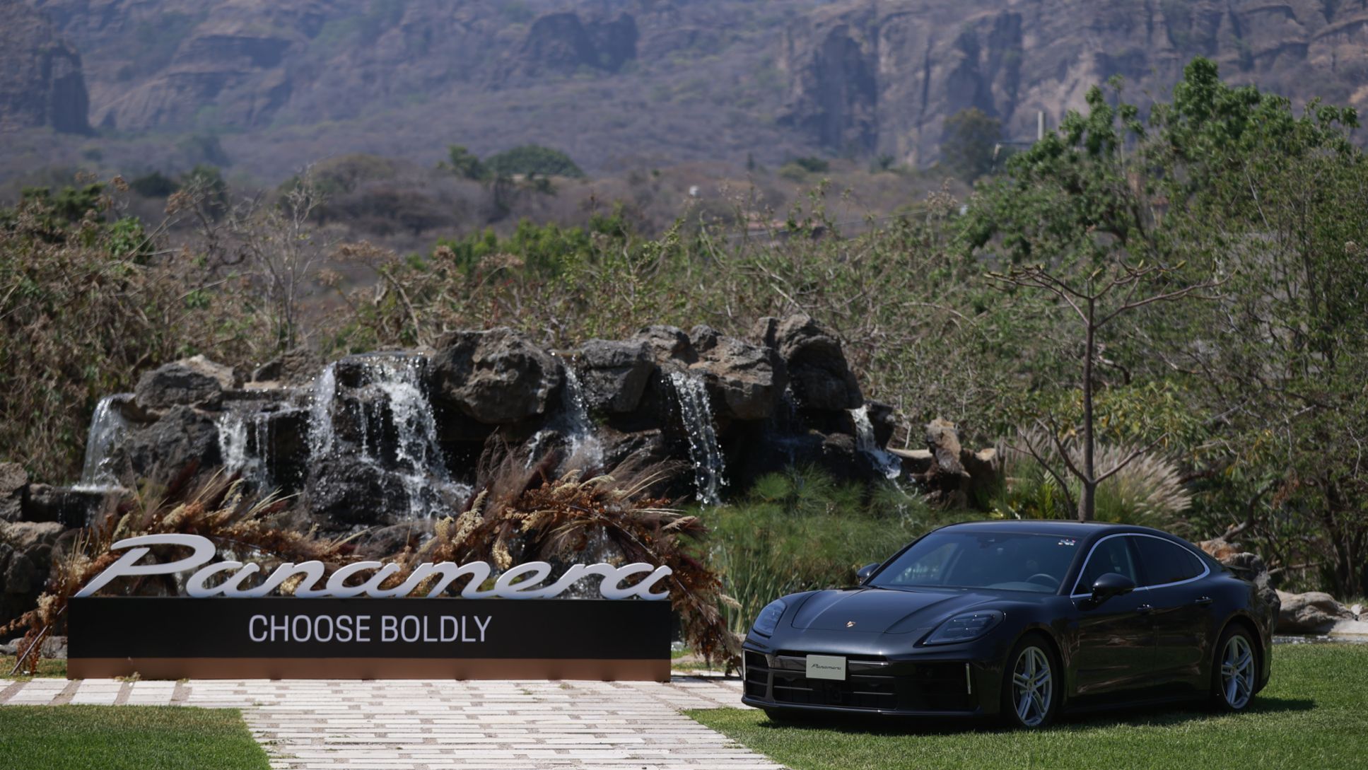 Porsche Panamera Offers Great Driving Experience in Mexico - Latam Mobility