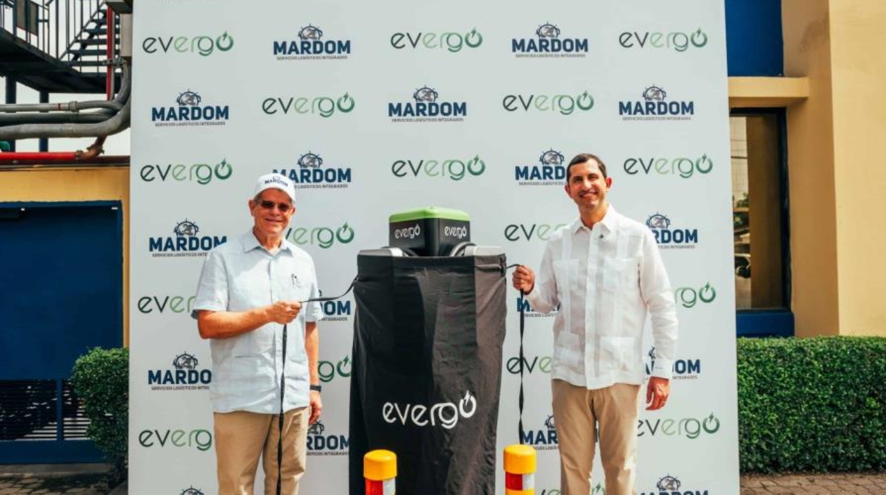 Evergo inaugura estación de carga en alianza con Marítima Dominicana ...