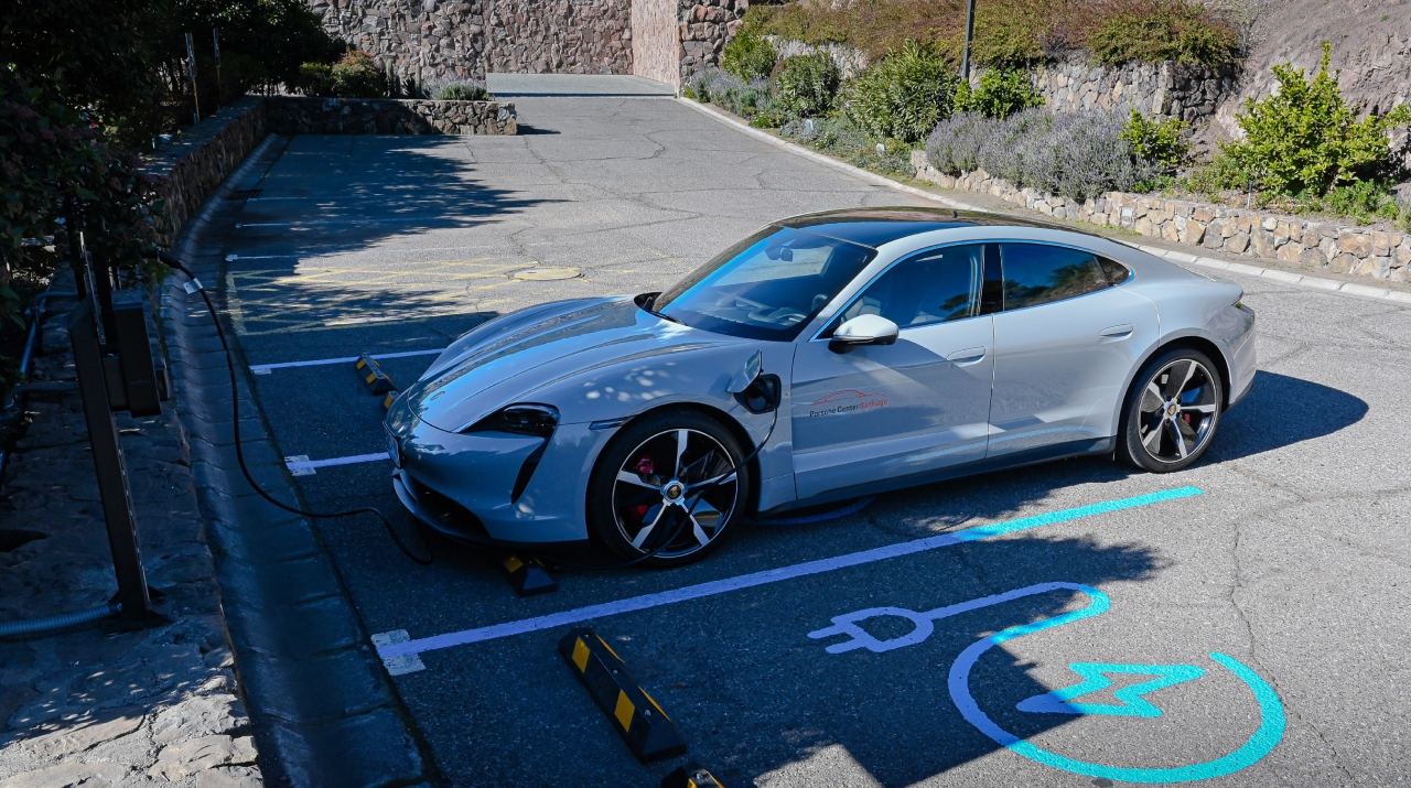 Chile: Copec Voltex and Porsche Present Electromobility Corridor ...