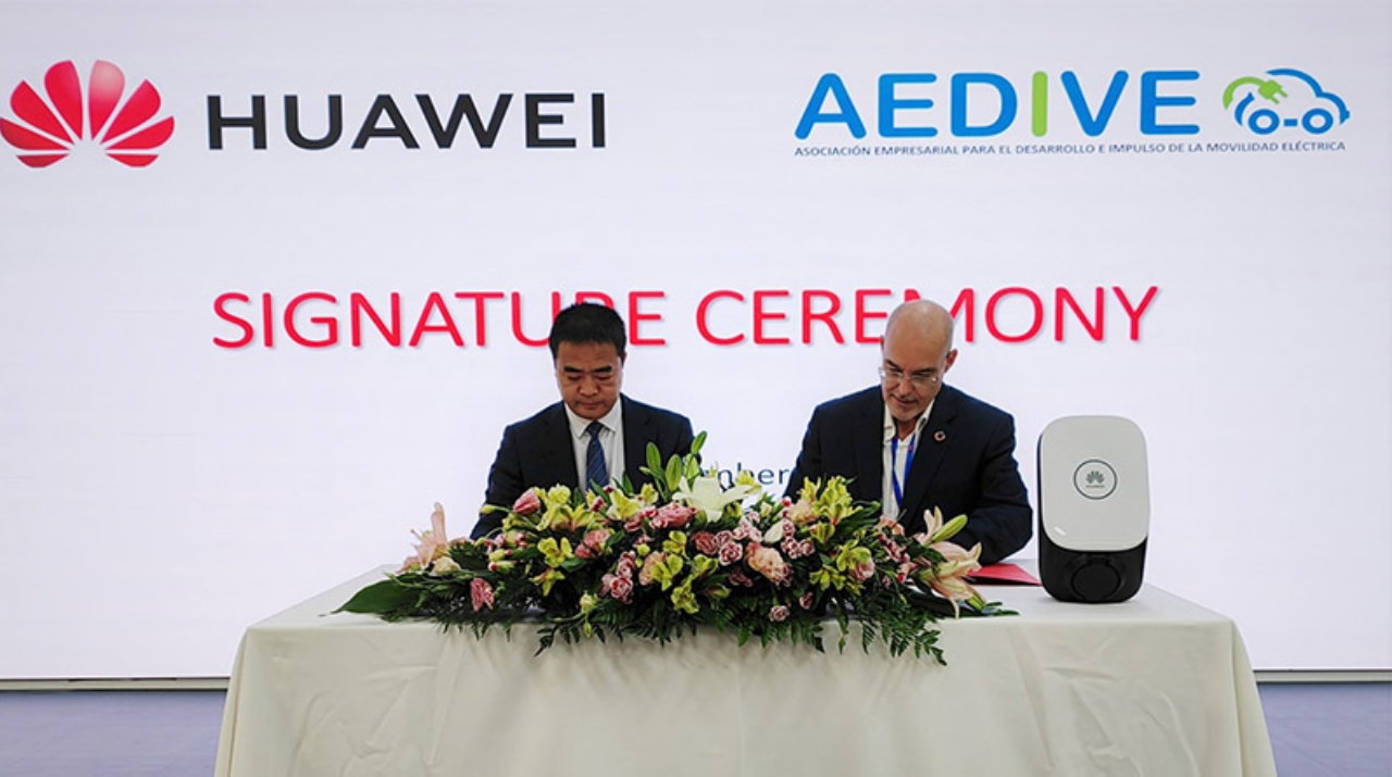 Huawei forma parte de AEDIVE para impulsar la electromovilidad en ...