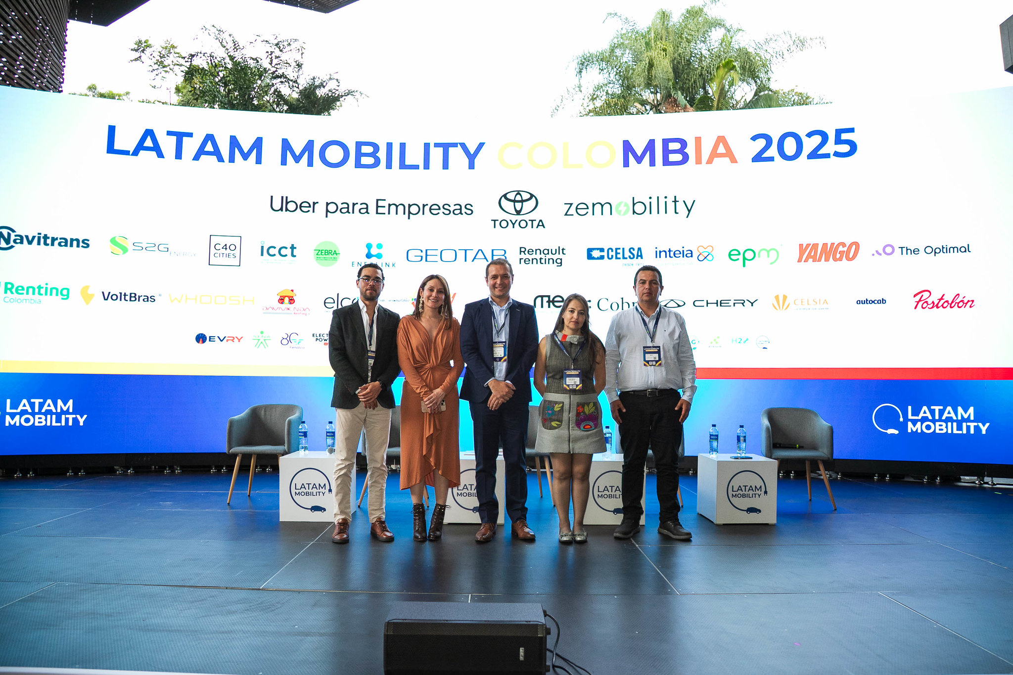 Electromovilidad en el transporte público: lecciones de Bogotá, Medellín y las ciudades ...