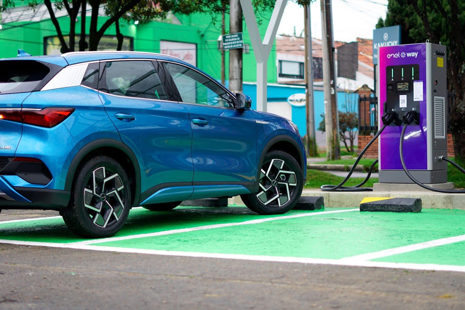 El boom de los vehículos eléctricos pone a prueba la red de carga en la ...